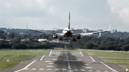 Live Planespotting Webcam Birmingham Airport, England, UK