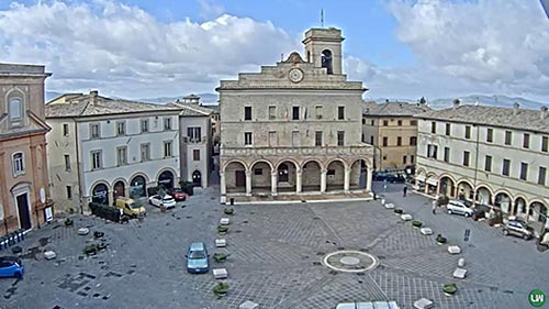 Assisi Town Square live, Italy or Assisi Town Square, Italy