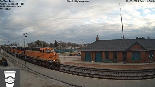 Live Rail webcam Grand Mound Depot, Iowa, USA