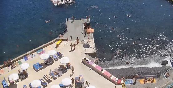 Live Multi-Rolling Cam Streaming from Madeira Island