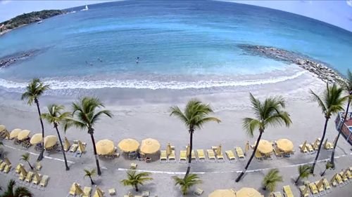 Live PTZ Webcam of the pool area at Simpson Bay Resort on Sint Maarten