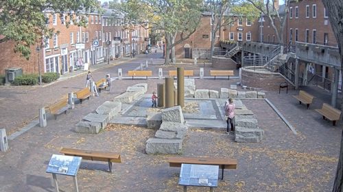 Live Inn Street Fountain Webcam in Newburyport, MA, USA