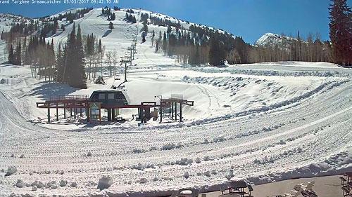 Live Webcam Grand Targhee Plaza entrance, Alta, WY, USA